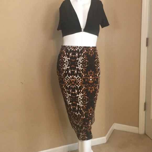 Bisou Bisou | Skirts | Pull On Form Fitting Leopard Print Skirt Xl ...